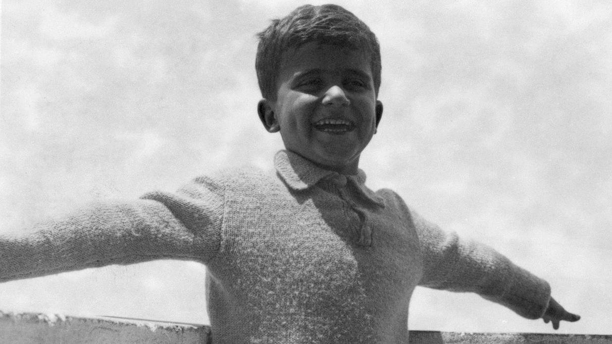 In the Shadow of Gold Mountain - NFB