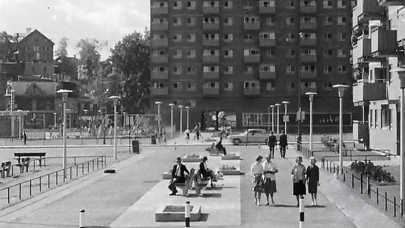 Les Habitations Jeanne-Mance by Eugene Boyko - NFB